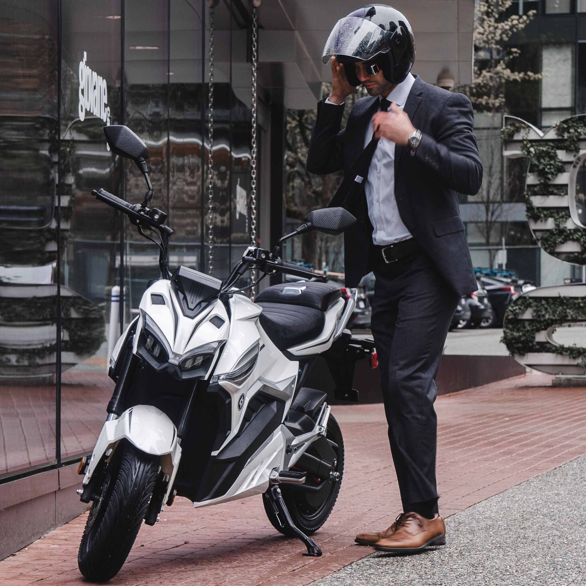 Gio G2000 72V Electric Limited Speed Motorcycle